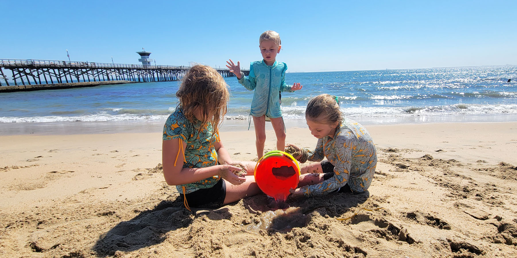 beach day must haves: shopping guide - Little Dove Blog