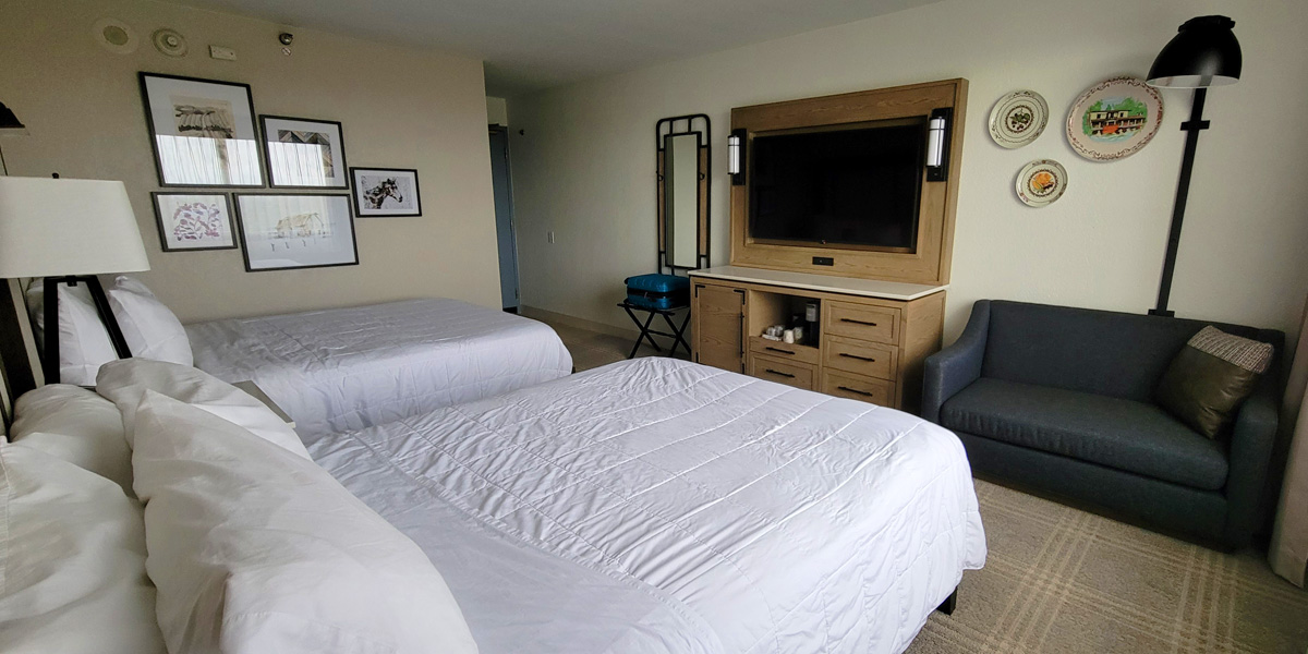 Knott's Hotel review - Little Dove Blog